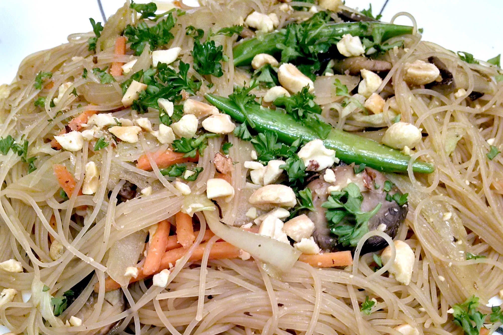 Vegetarian Pancit – Bring Gourmet to your Every Day - A Kitchen Hoor's ...